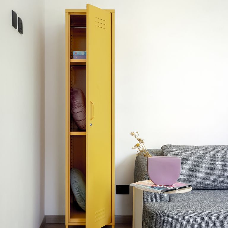 Locker Amarillo Metálico con llave repisas regulables y colgador ...