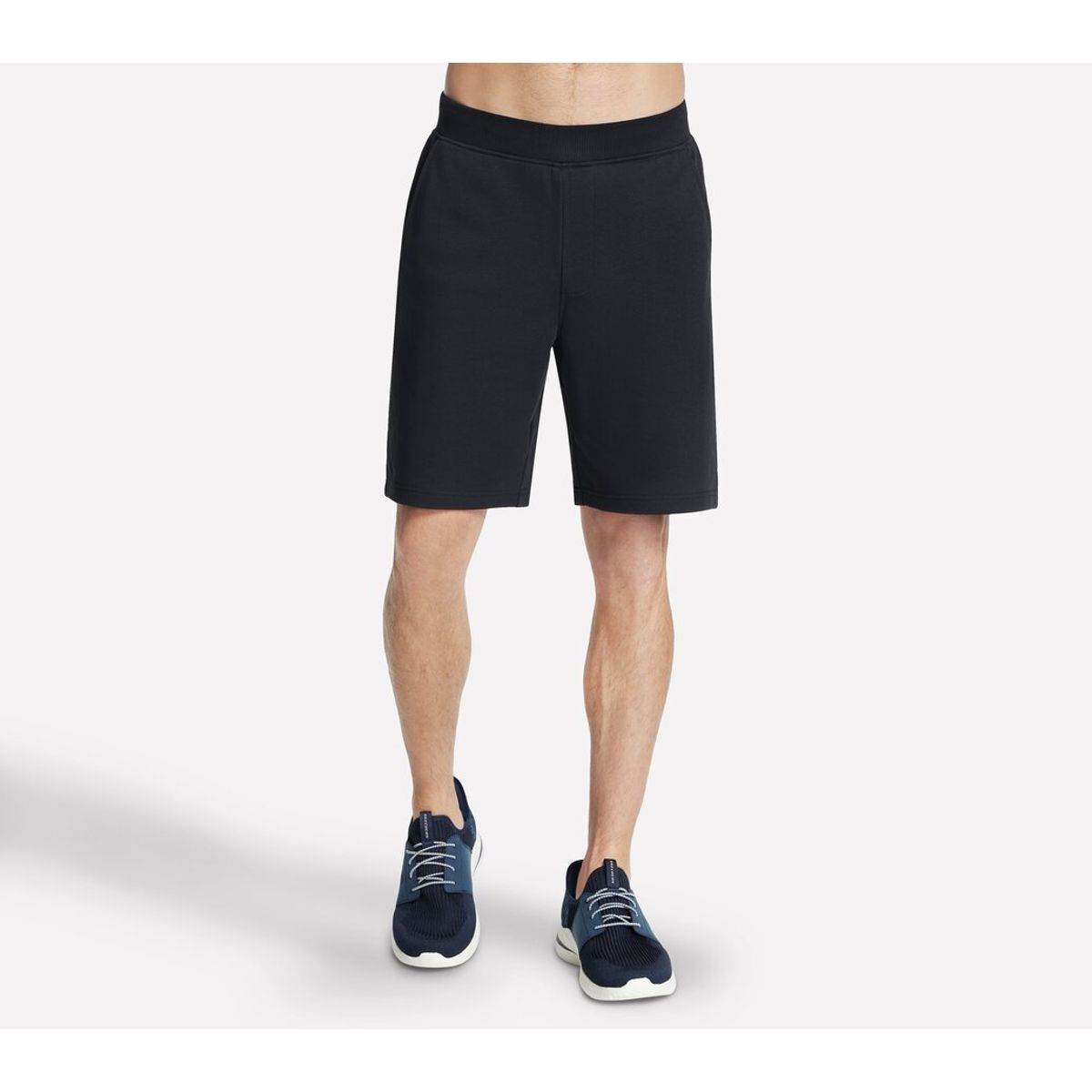 SKECHERS Short Hombre Go Walk Explorer 9 Negro Skechers | Falabella Chile