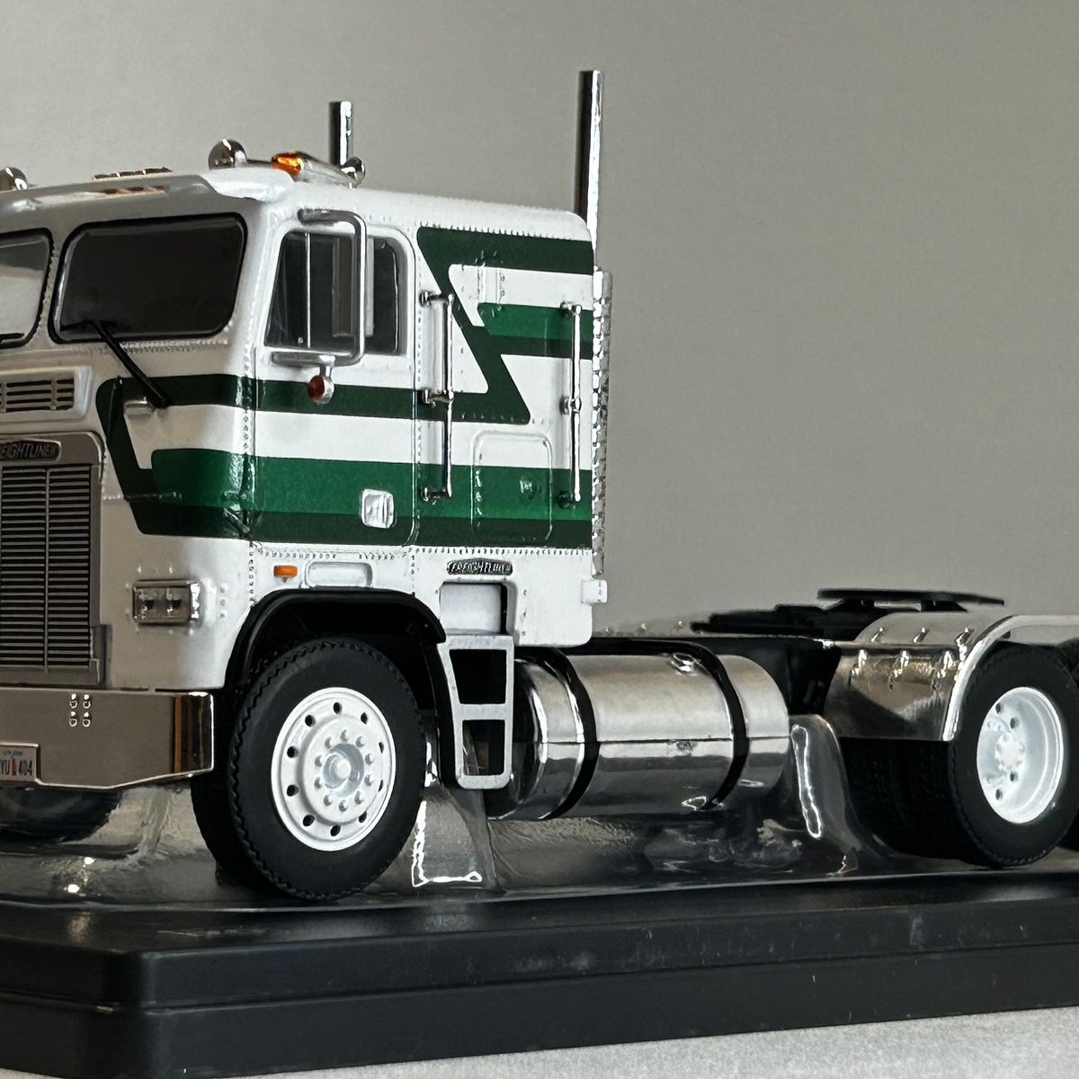 GENERICO Camión en miniatura Freightliner FLA 1993 – Camión Clásico a Escala 1:43 Ixo Models ...