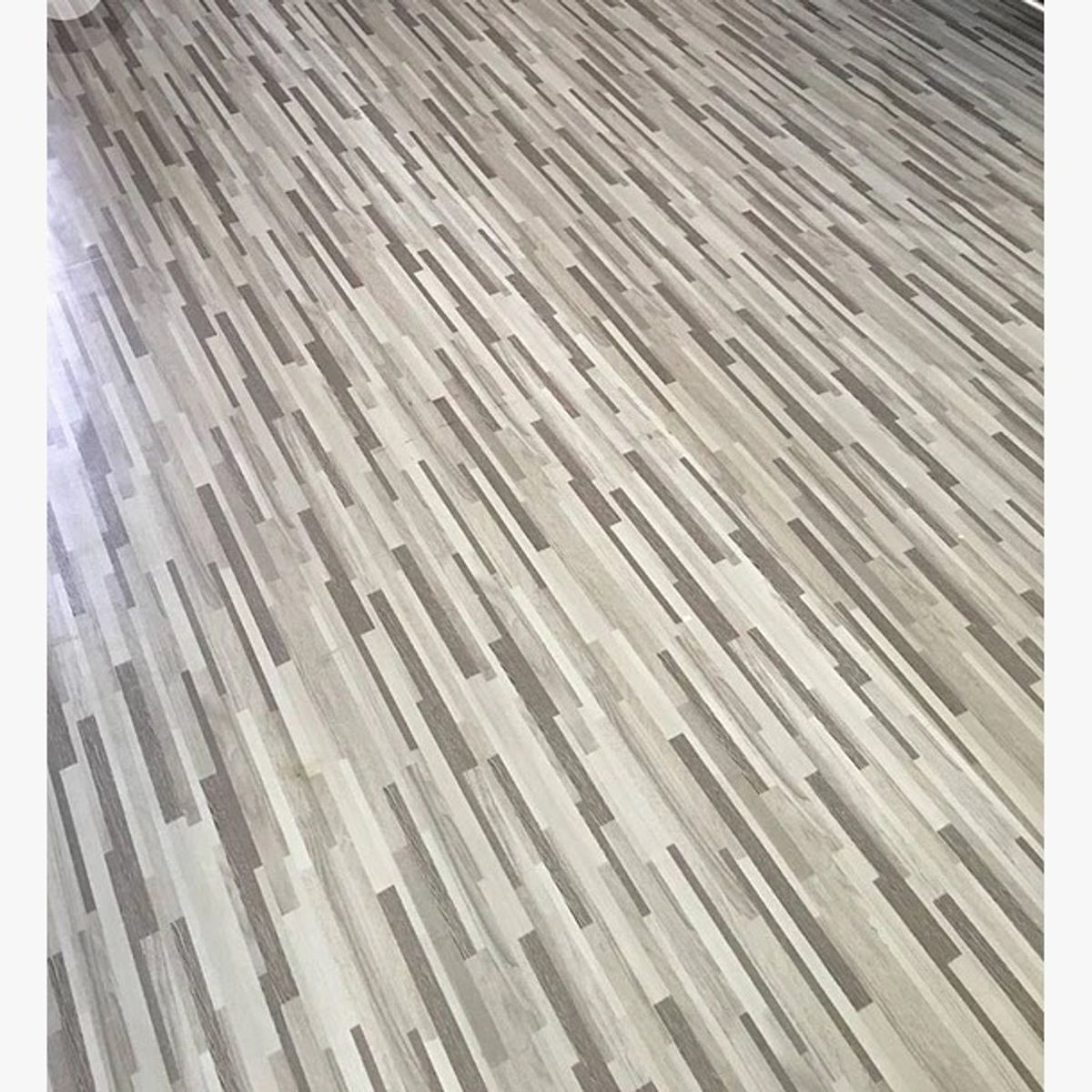GENERICO Piso Vinílico Premium Gris tabloncillo | Falabella Chile