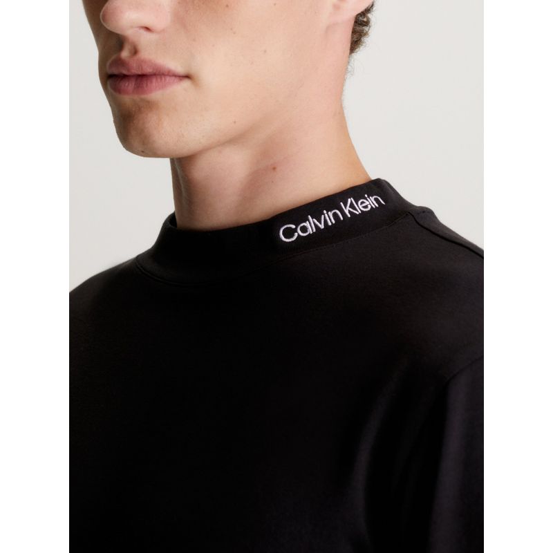 Camiseta negra con cuello mock Calvin Klein CALVIN KLEIN | falabella.com