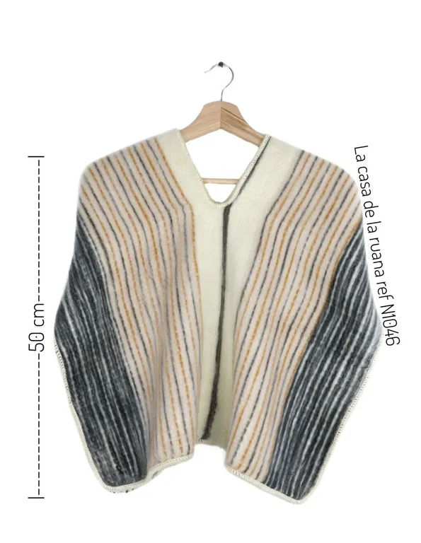 Ruana típica boyacense tejida en lana para niños LA CASA DE LA RUANA ...