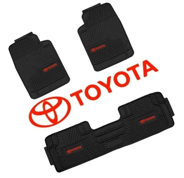 Pisos TOYOTA para Autos y Camionetas 3piezas GENERICO | falabella.com