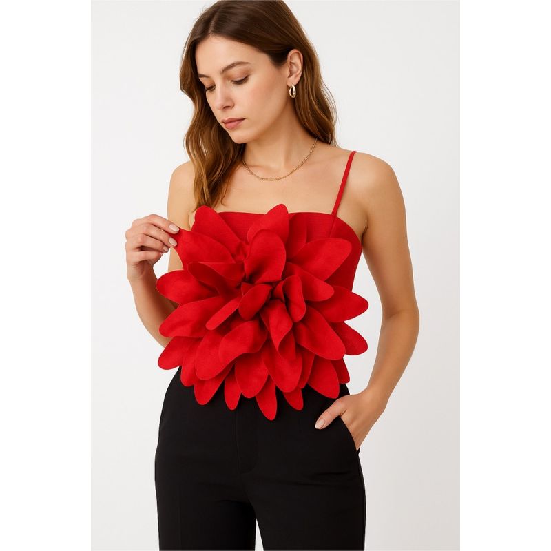 TOP TITTI CON FLOR 3D AMA OUTFITTERS | falabella.com