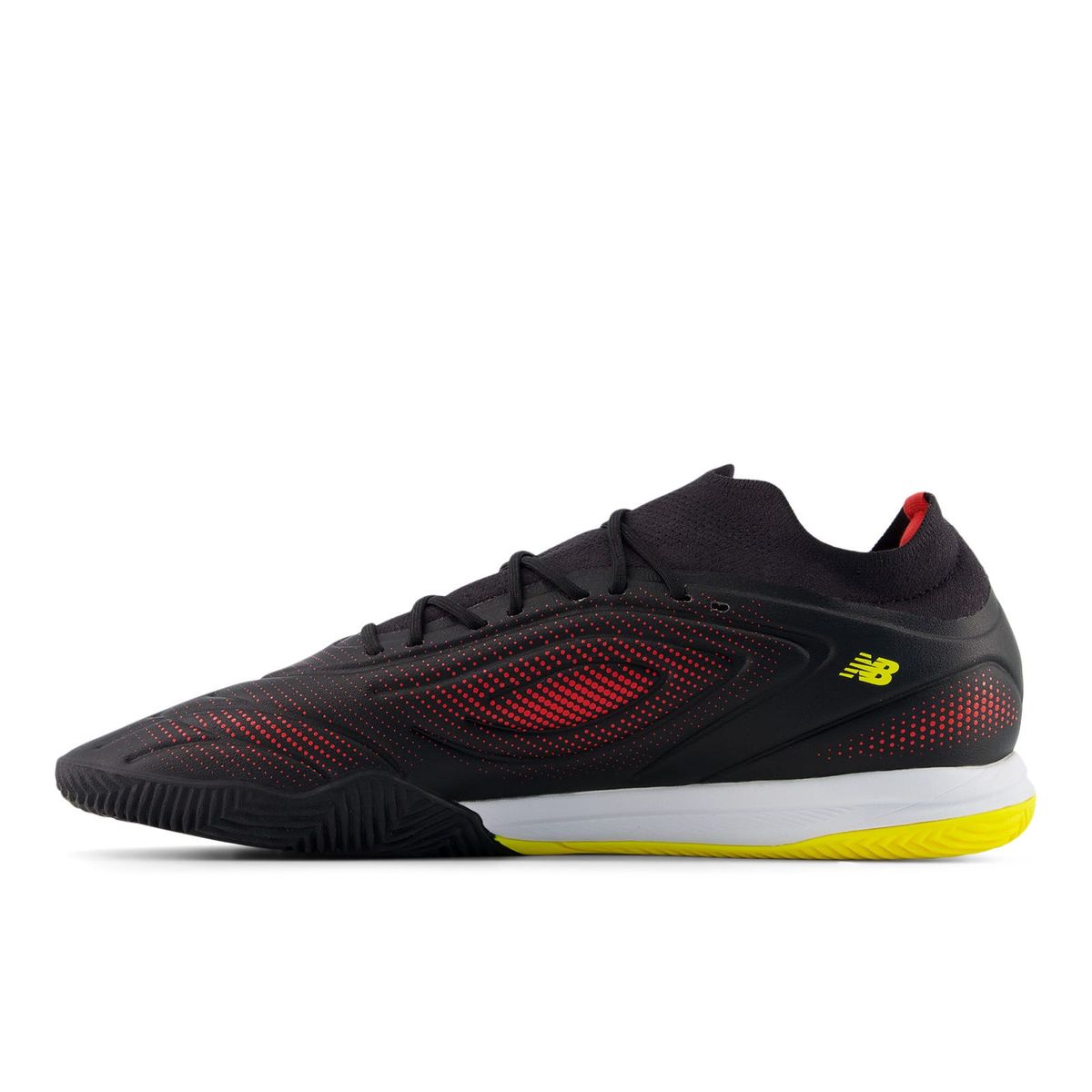 Zapatillas Hombre Tekela Team Low In V5 Negro NEW BALANCE | Falabella Perú