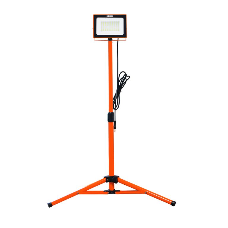 Trípode Led 50 W IP 65 5000 lm Luz Fría | Sodimac Chile