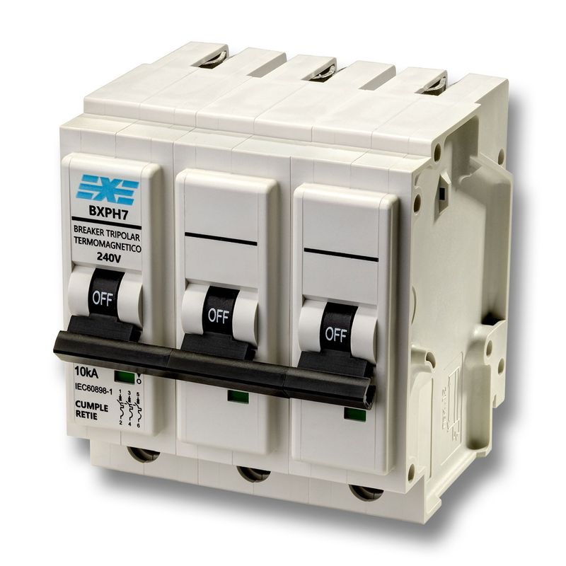 Breaker Exe Plug 3Polos 40A 240V 1 Pce GENERICO | falabella.com