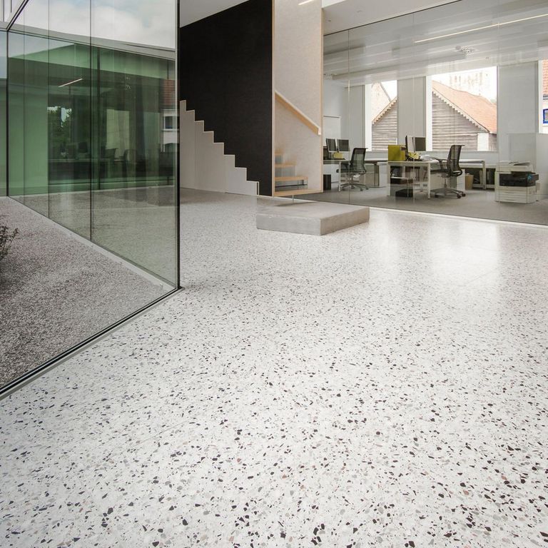 Baldosa Terrazo Blanco Huascarán Pulido 30x30cm | Sodimac Perú